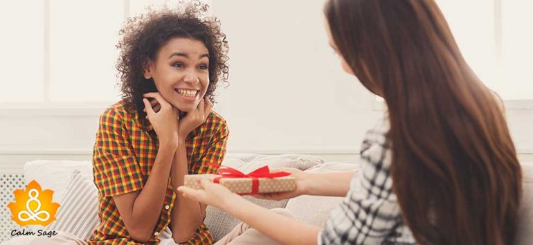 22 Gift Ideas To Make Your Depressed Friend Feel Better [Updated]