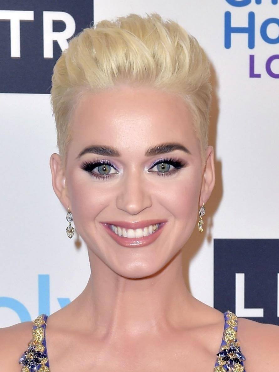 11 Celebrities with Depression Who Fought and Defeated it