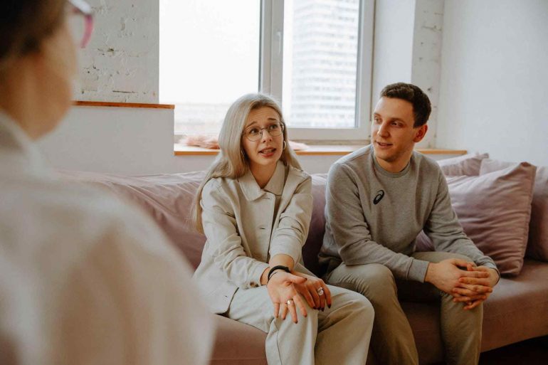 10 Steps To Help You Deal With An Emotionally Unavailable Person