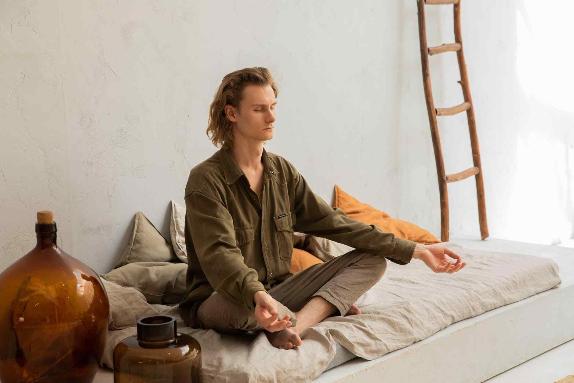 Meditate At Home With 5 Simple Steps (Which Type Of Meditation To Try ...