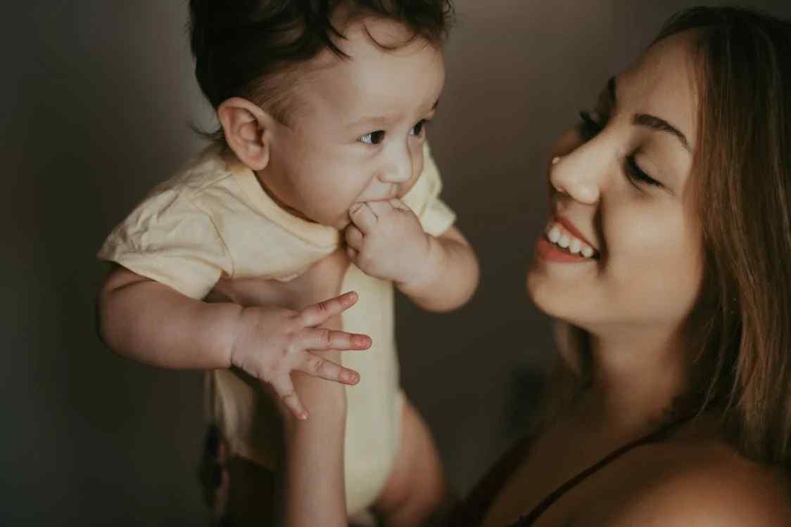 Are You Experiencing Mom Guilt? Here’s How To Deal With Mom guilt