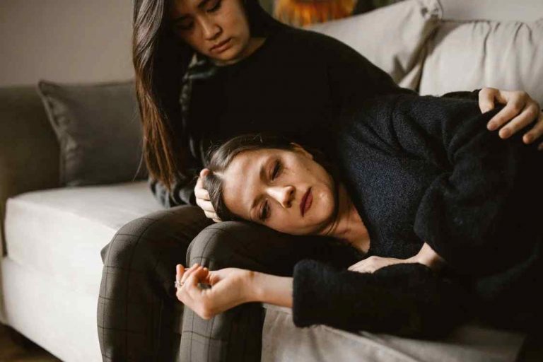 11 Signs You Have An Emotionally Abusive Mother