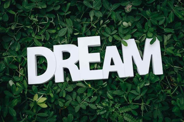 10 Common Dreams And Their Meanings Explained By Psychology