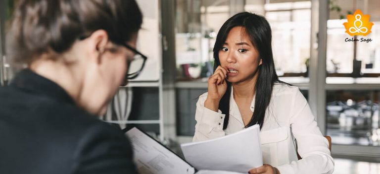 10+ Nervous Habits That Are Signs Of Anxiety (And How To Stop Them)