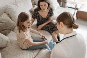 Overbearing Mother? Signs and How To Deal WIth an Controlling Mother