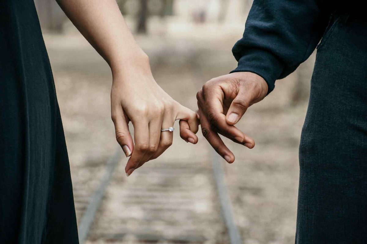 The Most Common Power Dynamics In Relationships (And How To Resolve Them)
