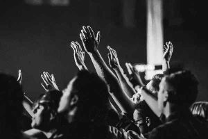 Enochlophobia (Fear Of Crowd): Symptoms, Causes, Treatment, & More…