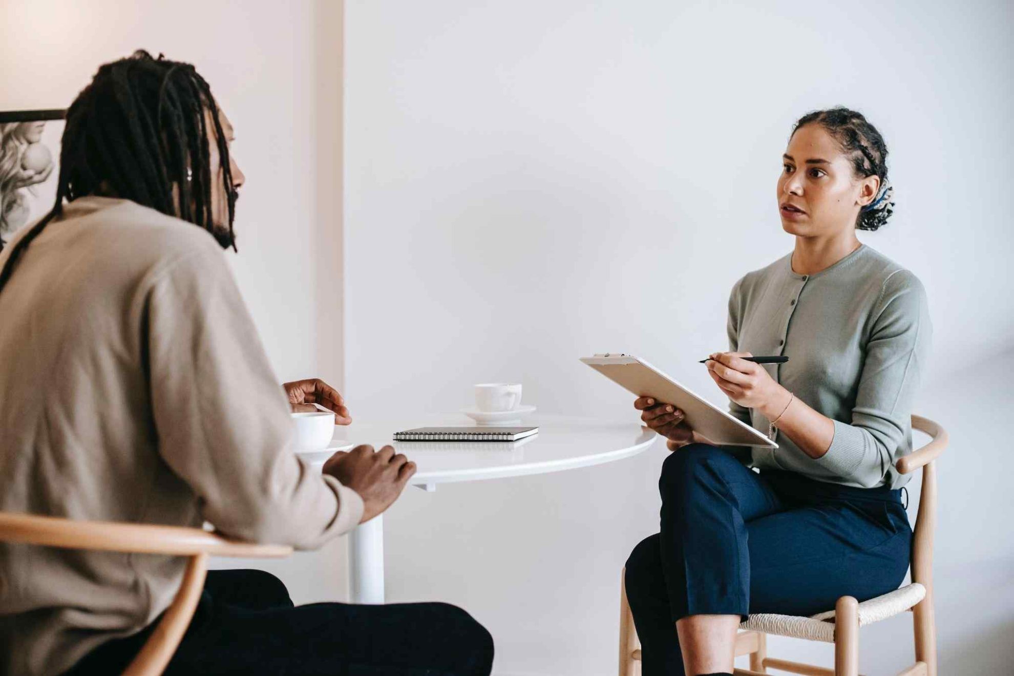 Therapist Red Flags! Beware of These Signs of a Bad Therapist