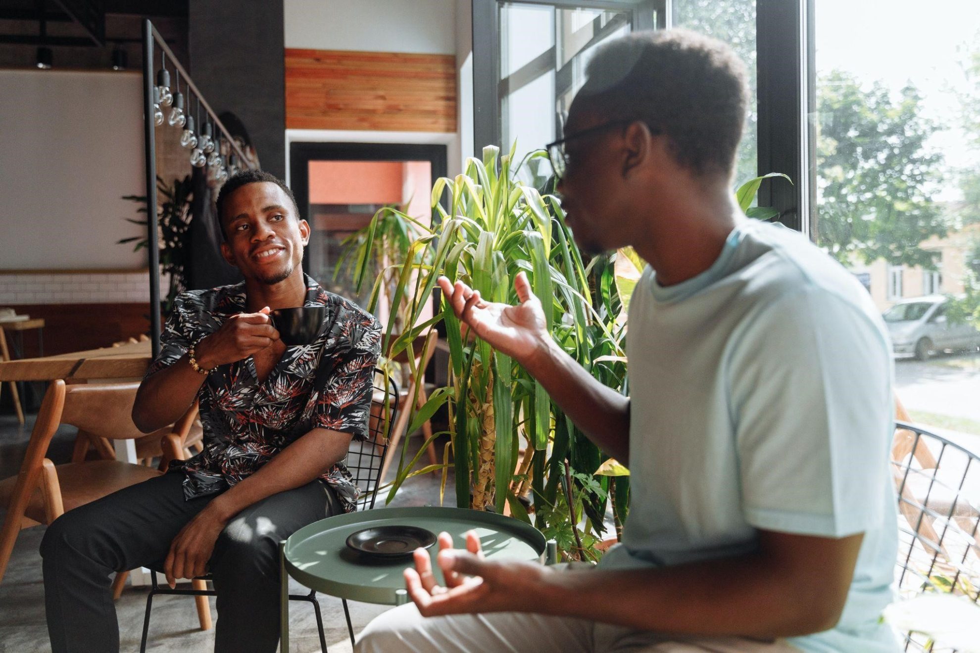 7 Ways to Set Boundaries With Friends (And When Should You do It)